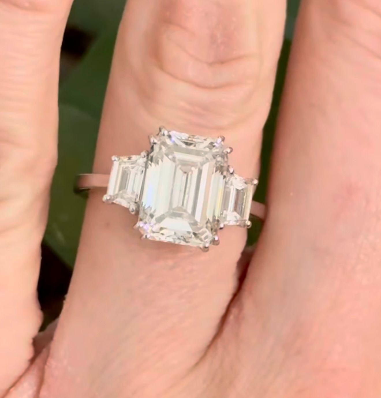 5.63cts White Gold Emerald Cut & Trapezoid Lab Diamond Ring ...